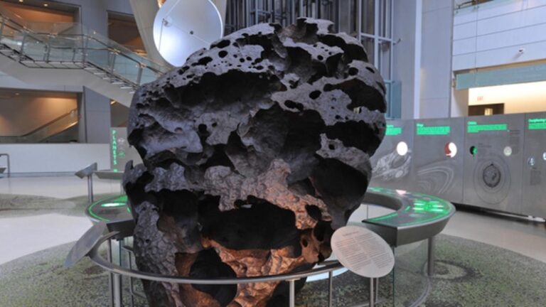 Impactos celestiales: Los meteoritos más grandes que han caído en la tierra